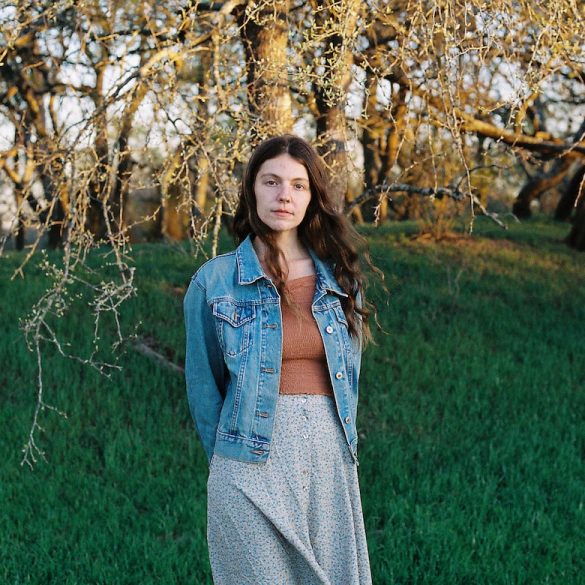 Natalie Jane Hill shares new single “Colors” - KLOF Mag