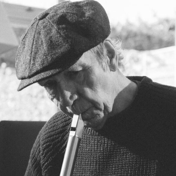 Video Premiere: Finbar Furey featuring daughter Áine Furey - Blue Jewel ...