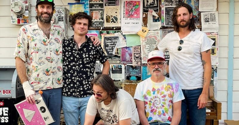 Rose City Band Announce New Album Sol Y Sombra, listen to “Lights on ...