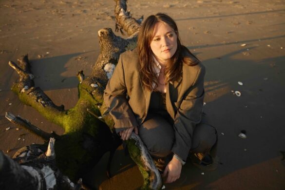 Hen Ogledd announce new album ‘DISCOMBOBULATED’ and share ‘Scales will ...